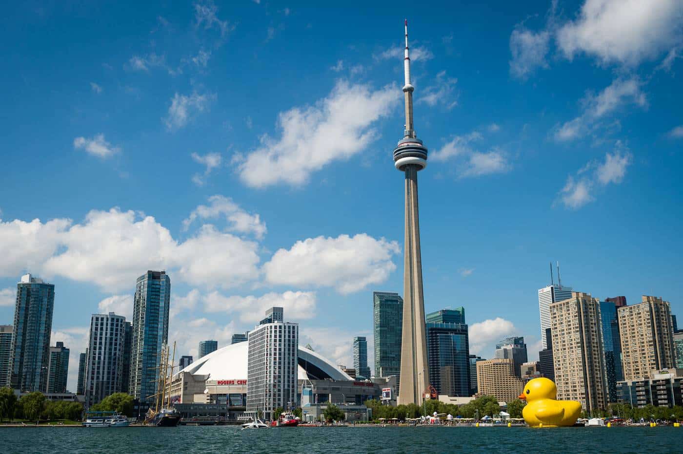THE CN TOWER JUST TURNED 41! - Six Moving THE CN TOWER JUST TURNED 41! - Six Moving